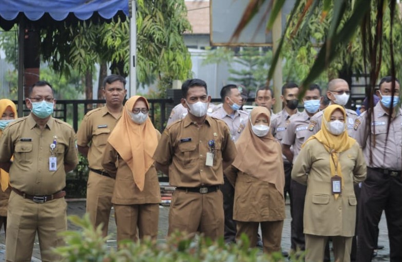 KEC PERIUK | Pimpin Apel Pagi Pegawai, Sekcam Ingatkan Pentingnya ... KEC PERIUK | Pimpin Apel Pagi Pegawai, Sekcam Ingatkan Pentingnya ...